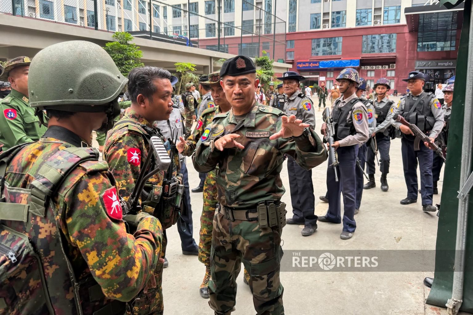 တပ်မတော်၊ ရဲတပ်ဖွဲ့နှင့် BGF တို့က ရွှေကုက္ကိုလ်ရှိ ကျားဖြန့်ဂိုဏ်းမ ...